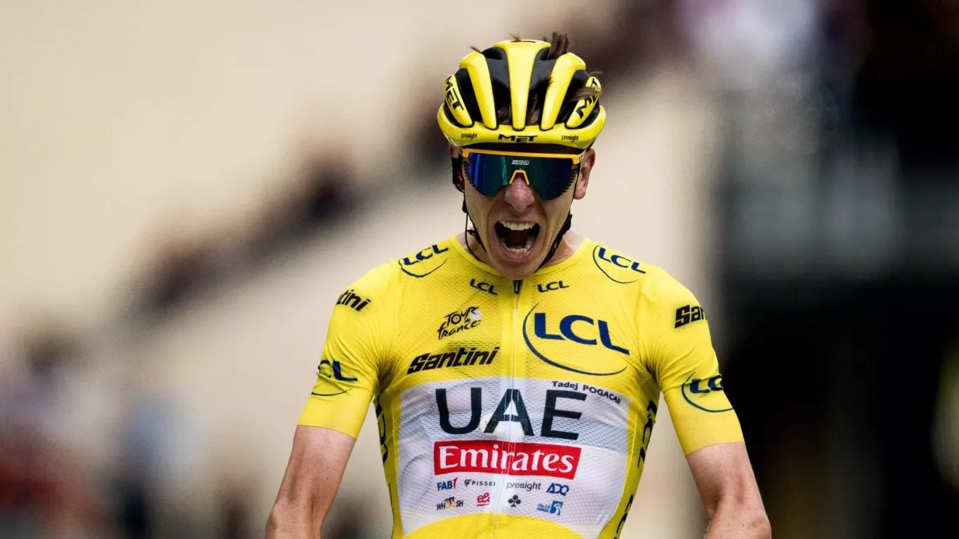 Tadej Pogacar gana la etapa 20 del Tour de Francia y se acerca al título en la contrarreloj final